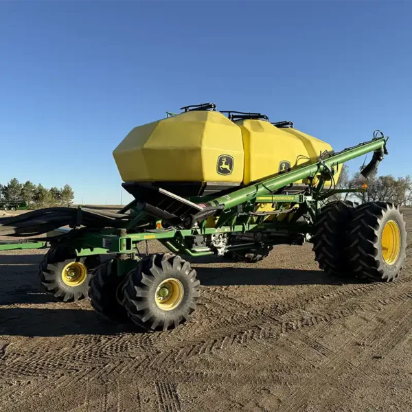 John Deere 1895 drill w/ 1910 Hydraulic Drive/Section Command Cart ...